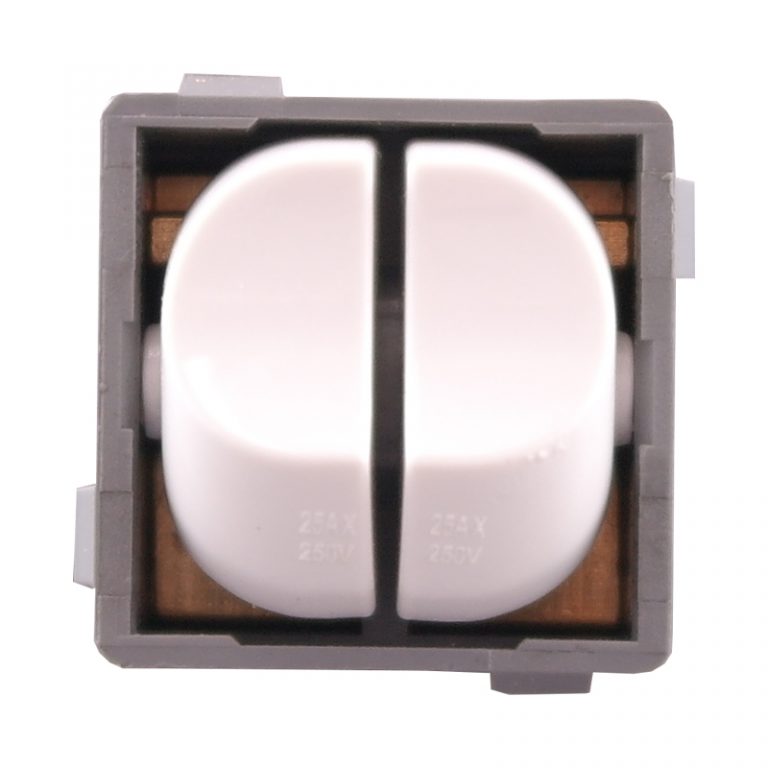 25A Split Mechanism 250V AC | Connected Switchgear